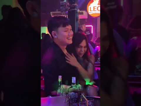 Thai Ladyboy Entertaining Chinese Tourists in Bangkok Club - Pattaya and Bangkok Ladyboys